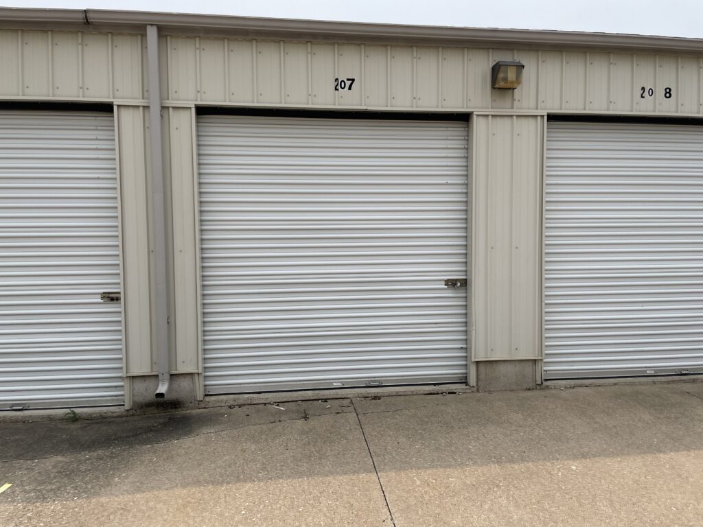 8 Helpful Tips To Keep Your Storage Unit Clean | Davenport Storage Center